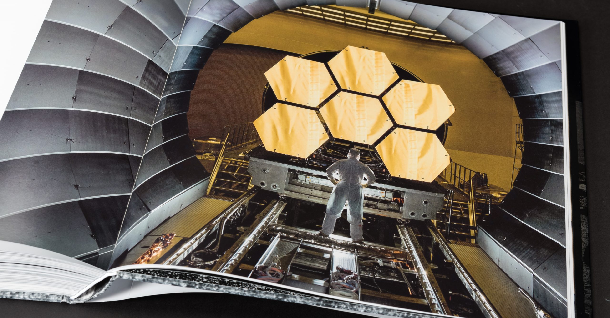 The NASA Archives. 60 Years in Space – Artron